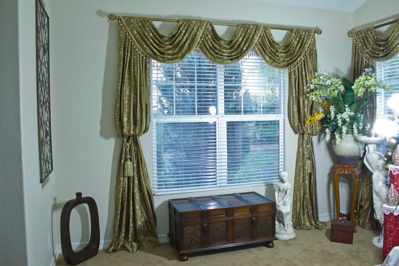 Drapes | Drapes for Living room | Brilliant Drapery Design